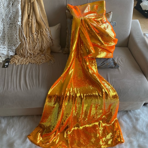 Alex Perry | Dresses | Alex Perry Blaine Drapedetailed Sequined ...
